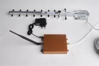 China Gold Lightweight 3G Repeaters , Indoor 65dB Cellphone Signal Booster for sale