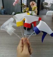 China Cosmetic 28mm 28/400 28/410 Ribbed Blue White Portable Hand Pump Plastic Heavy Duty Cleaning Trigger Sprayer for sale
