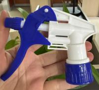 China White and Blue Big Trigger Pump Sprayer Trigger for Watering for sale