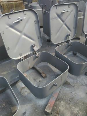 China Non - Weathertight Ship Hatch Cover 6 Wedge Shape Dogs Round Angle for sale