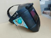 China Auto Darkening Welding Helmet with 1/30000 s Switch Time Solar Powered and ANSI Z87.1 Compliant Welding Mask for sale