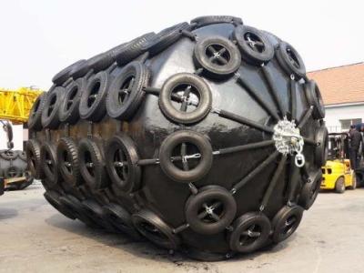 China STB Pneumatic Synthetic Rubber Fender 3 Threads For Port Docking for sale