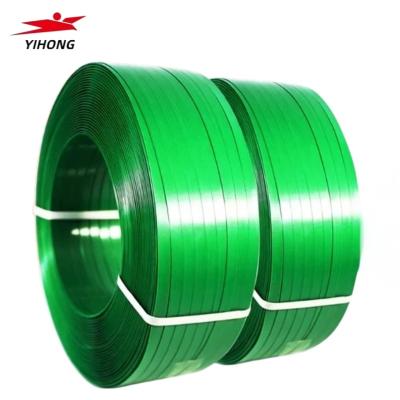China Plastic Eco-Friendly Durable High Tensile Force 300-800kgs Customizable Thickness PET Band 16mm Green Manual Packing Strapping for sale