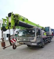 China 2018 Zoomlion ZTC251V5 Crane with 42m Main Boom 6.5 tons Counterweight for sale