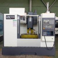 China 3 Axis CNC Vertical Machining Center with 24 Tool Magazine and 5-6 Seconds Tool Change Time for 800x300 Table Size for sale