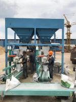 China Semi - Automatic Gravel Bagging Machine Sand Packing Machine 1500-1800 Bags Per Hour for sale