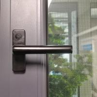 China Customized Design Soundproof Black Sliding Windows with 1.4mm Aluminum Wall Thickness for sale