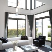 China Customizable 8-Way Seal Aluminum Sliding Windows Perfect for Home Decorative Projects for sale