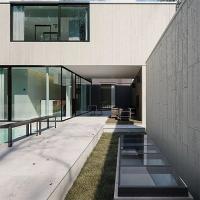 China Electric Or Manual Skylight With Welded Aluminum Frame And Horizontal Opening Pattern for sale