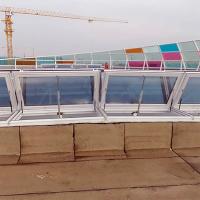China Electric Or Manual Skylight With Welded Aluminum Frame And Horizontal Opening Pattern for sale