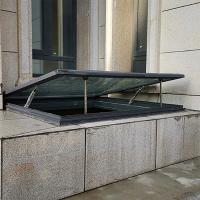 China Electric Or Manual Skylight With Welded Aluminum Frame And Horizontal Opening Pattern for sale