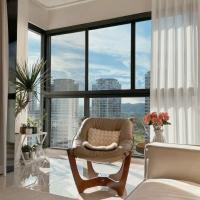 China 6mm Overlapping Thermal Break Aluminum Sliding Window With Level 8 Air Tightness for sale