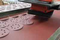 China Red Aluminum Oxide Hook And Loop Sanding Discs 80pcs Mix Grits Sandpaper Discs for sale