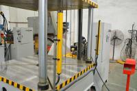 China Four Column 100Ton Servo Hydraulic Press Machine 4 Post Hydraulic Press for sale