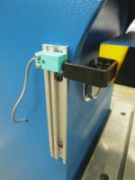 China HMI PLC C Frame Hydraulic Press Machine 5 Ton Hydraulic Press Metal Forming for sale