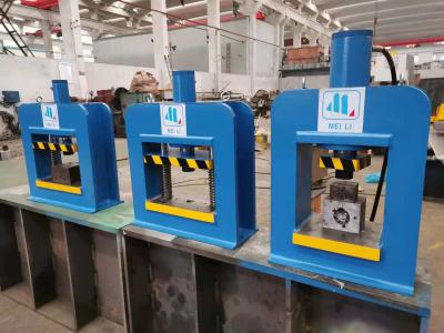 China Portable Hydraulic Table Press 2.5Ton Table Top Hydraulic Press CE ISO9001 for sale
