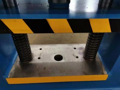 China 30KN Benchtop Electric Hydraulic Press 30ton Hydraulic Press Bench Top 200mm for sale
