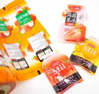 China Custom Print Jelly Bag Snacks Packing Automatic Potato Chips Packaging Rolls Laminated Pe Food Packaging Roll Film for sale