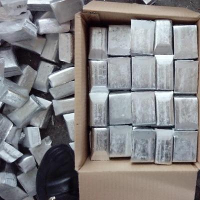 China High Hardness Alloy Material AlV65 Vanadium Aluminum Alloy V60-70% for sale