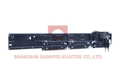 China Heavy-Duty Three Panel Side Opening Elevator Door Smooth Quiet Operation for sale