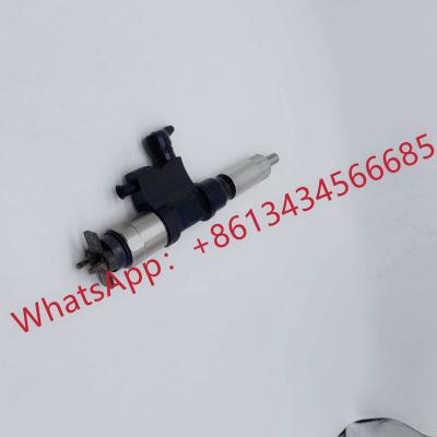 China 4HK1 6HK1 Diesel Engine Denso Common Rail Fuel Injector Nozzle Assy 095000-5471 8982843930 for sale