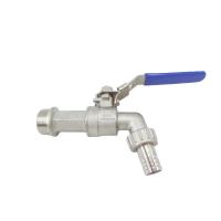 China NPT/BSPP/BSPT End Connection CF8 Popular Garden Faucet with Nozzle Pipe Water Tap for sale