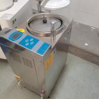 China Internal Steam Cycle Safety Lock Digital Display Vertical Autoclave 35-100L 0.25Mpa 138°C for sale