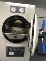 China 200L Horizontal Autoclave Sterilizer STH-HD200 with 0.25MPa Pressure and 138°C Temperature for Hospital Laboratory Use for sale