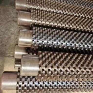 China DELLOK Carbon Steel Studded Tube 12-273mm OD for Petrochemical Heat Transfer Applications for sale