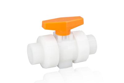 China PVC-C Manual Plastic Ball Valves True Union PN 10 With Small Torque for sale