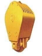China Travelling Block 1700 kN Hook Load 1005 mm Sheave OD for Oil Drilling for sale