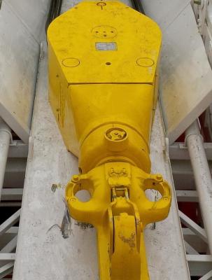 China Traveling Hook with 675 kN Maximum Load Capacity for 22 mm Wireline and 3 Sheaves - API 8C Compliant for sale