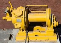 China 1-10 Ton Pneumatic Air Winch with 0.6-1.0 MPa Air Pressure and 12-30 m/min Cable Speed for sale