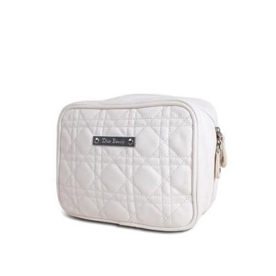 China Custom PU White Leather Quilted Makeup Bag Toiletries Carraier Zipper Closure for sale