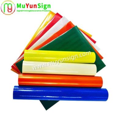 China Self Adhesive Inkjet Printing PVC Reflective Film Seamless 1.22×50 Meter For Signs for sale
