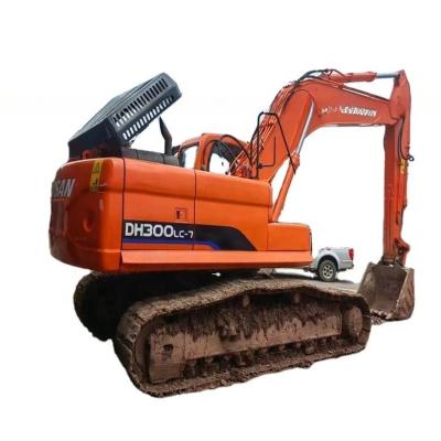 China Second Hand Doosan Excavator DX300 with 147 KW Power in South Korea at Affordable for sale