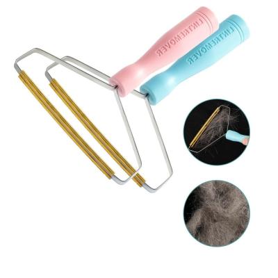 China Portable Manual Lint Remover Pet Hair Remover Fabric Shaver Carpet Roller Scraper for sale