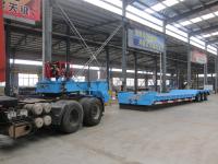 China Max 40 Tons Payload Dual Line Brake Low Loader Semi Truck Trailers for Heavy Loading for sale