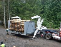 China 37tons 40ft Container Self Side Loader Side Lifting Container Semi Trailer with Hydraulic Crane for sale