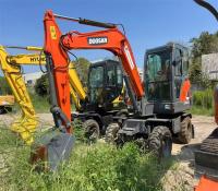 China Original Korea Used Mini Excavator Doosan DX60W-9C  6 Ton Small Wheel Excavator for sale