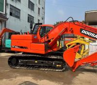 China Doosan Hydraulic Digger Mining Excavator DX140LCR Used Wheeled Excavator for sale