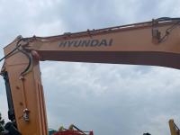 China Cummins Engine Excavator Digger Hyundai  220-9s 5-10 Meters Dumping Height Good Condition 50 Tons Operating Weight for sale