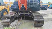 China Orange Good condition 19400KG Second-hand Hitachi Excavator Zx200 with 109.6kw power for sale