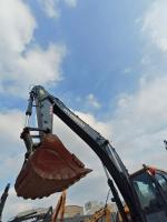 China Used, original imported Hyundai HX375L excavators with excellent performance are available for sale in Shanghai at low prices. for sale