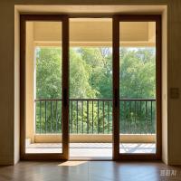 China Lightweight Aluminum Folding Door Modern Open Style Corrosion Resistant for sale