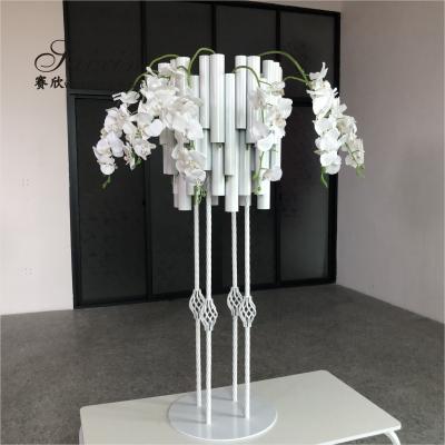 China Gold Metal Wedding Centerpiece Flower Stand 140cm Tall White Tube Design for Party Decoration for sale