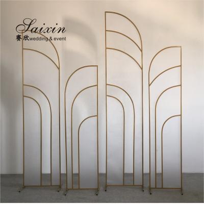 China 4-Piece Gold Frame Wedding Backdrop Set - White Membrane Arch 282cm x 60cm with Sequin Decoration for sale