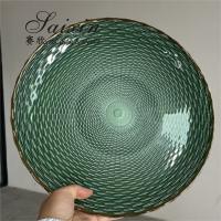 China 33cm Luxury Green Glass Wedding Charger Plate - Custom Color Options for Table Decoration for sale