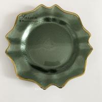 China Green Glass Charger Plates 32cm with Gold Brim for Wedding Decoration for sale