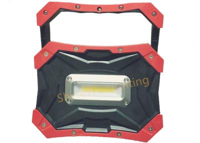 China 700 Lumen COB Rechargeable LED Work Light with Magnetic Base, 5W Power, IP65 Waterproof Rating for Industrial and Outdoor Use for sale